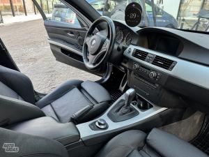 Melns BMW 320 2009 Alīta, ar dzinēja tilpumu 2.00 L un nobraukumu 291 tūkst. km par 5650 €, foto 34 vietnē AUTOMOTO.COM.LV
