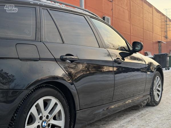 Melns BMW 320 2009 Kaišiadorys, ar dzinēja tilpumu 2.00 L un nobraukumu 310 tūkst. km par 3100 €, foto 8 vietnē AUTOMOTO.COM.LV