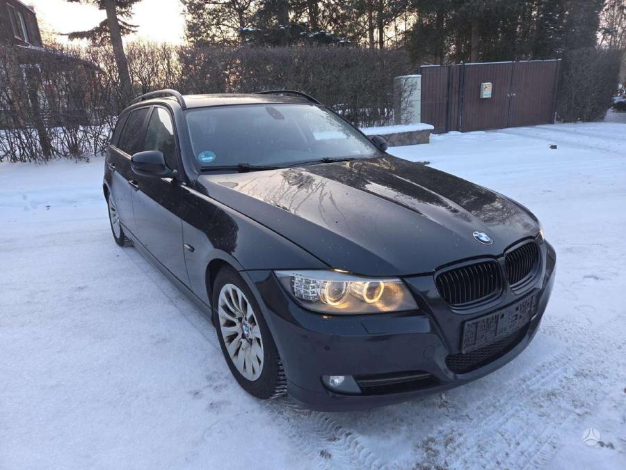 Black BMW 320 2009 in Vilkaviskis, with an engine capacity of 2.00 L and mileage of 350 thousand km for 3400 €, photo 1 on AUTOMOTO.COM.LV