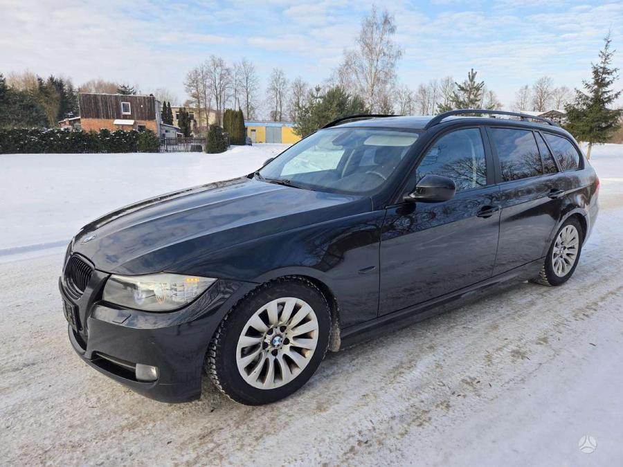 Black BMW 320 2009 in Vilkaviskis, with an engine capacity of 2.00 L and mileage of 350 thousand km for 3400 €, photo 2 on AUTOMOTO.COM.LV