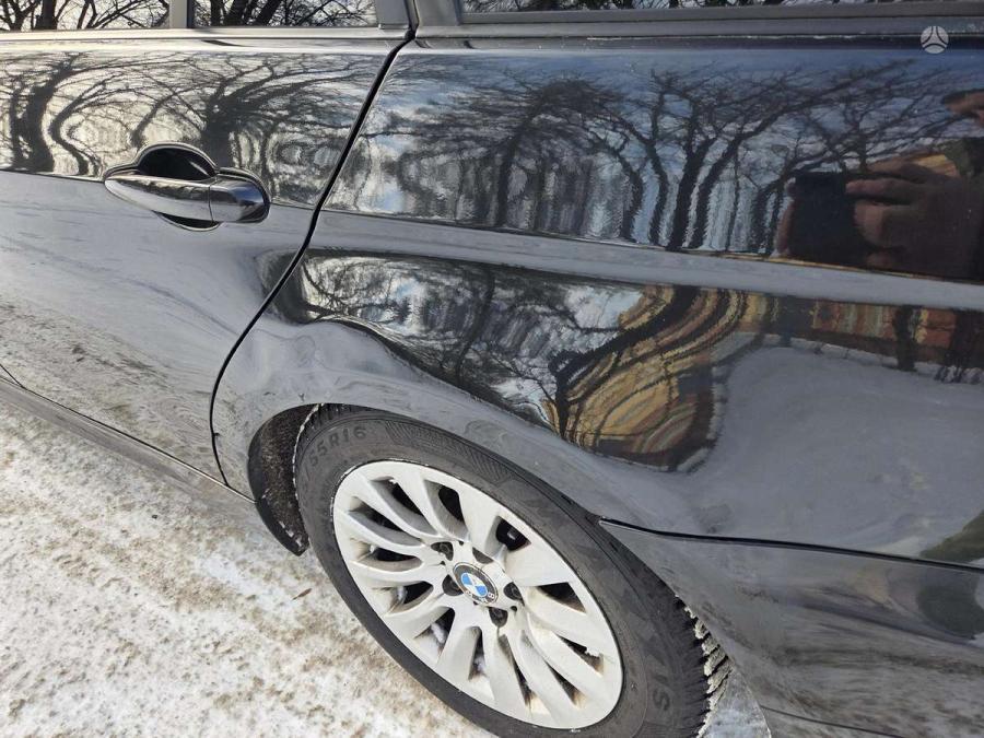 Black BMW 320 2009 in Vilkaviskis, with an engine capacity of 2.00 L and mileage of 350 thousand km for 3400 €, photo 9 on AUTOMOTO.COM.LV