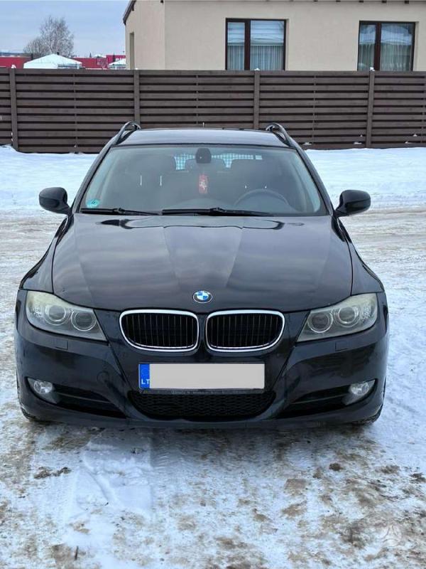 Melns BMW 320 2009 Klaipėda, ar dzinēja tilpumu 2.00 L un nobraukumu 307 tūkst. km par 4800 €, foto 1 vietnē AUTOMOTO.COM.LV