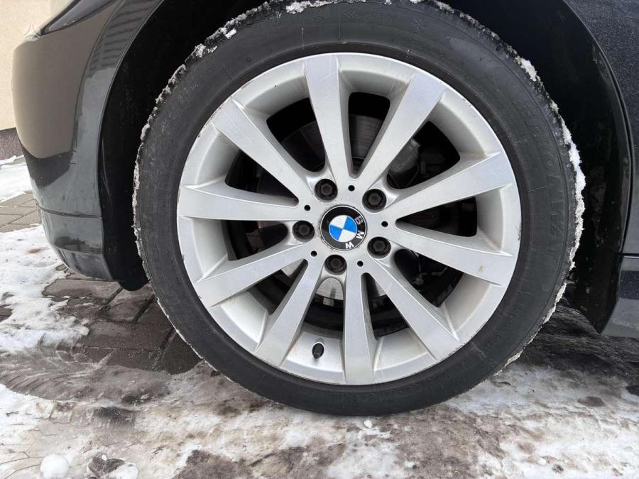 Melns BMW 320 2009 Klaipėda, ar dzinēja tilpumu 2.00 L un nobraukumu 307 tūkst. km par 4800 €, foto 9 vietnē AUTOMOTO.COM.LV