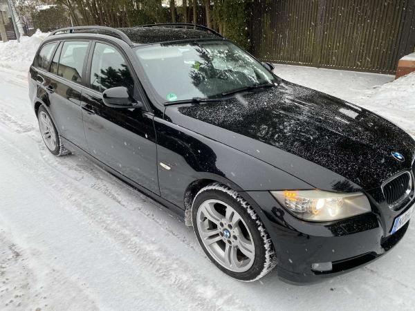 Melns BMW 320 2009 Kauņa, ar dzinēja tilpumu 2.00 L un nobraukumu 360 tūkst. km par 4500 €, foto 2 vietnē AUTOMOTO.COM.LV