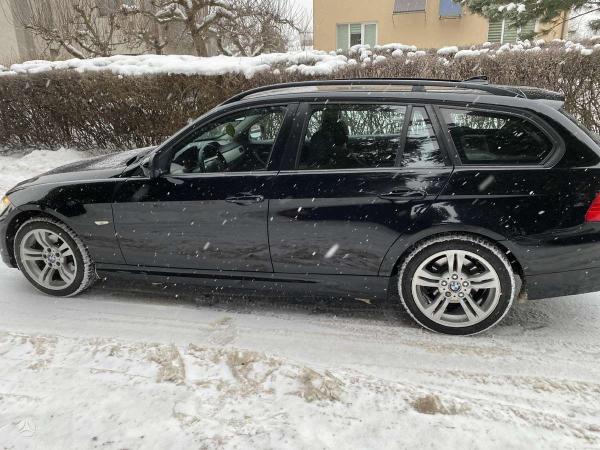 Melns BMW 320 2009 Kauņa, ar dzinēja tilpumu 2.00 L un nobraukumu 360 tūkst. km par 4500 €, foto 6 vietnē AUTOMOTO.COM.LV