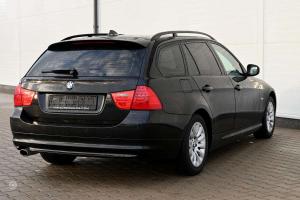 Black BMW 320 2009 in Kretinga, with an engine capacity of 2.00 L and mileage of 297 thousand km for 5349 €, photo 7 on AUTOMOTO.COM.LV