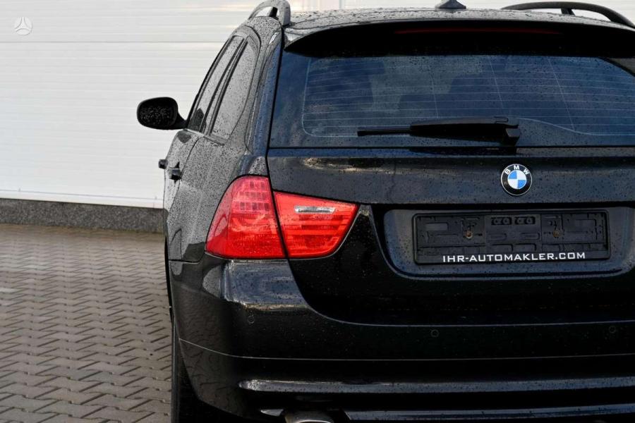 Black BMW 320 2009 in Kretinga, with an engine capacity of 2.00 L and mileage of 297 thousand km for 5349 €, photo 10 on AUTOMOTO.COM.LV