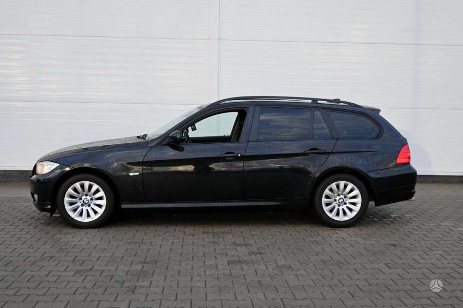 Black BMW 320 2009 in Kretinga, with an engine capacity of 2.00 L and mileage of 297 thousand km for 5349 €, photo 11 on AUTOMOTO.COM.LV