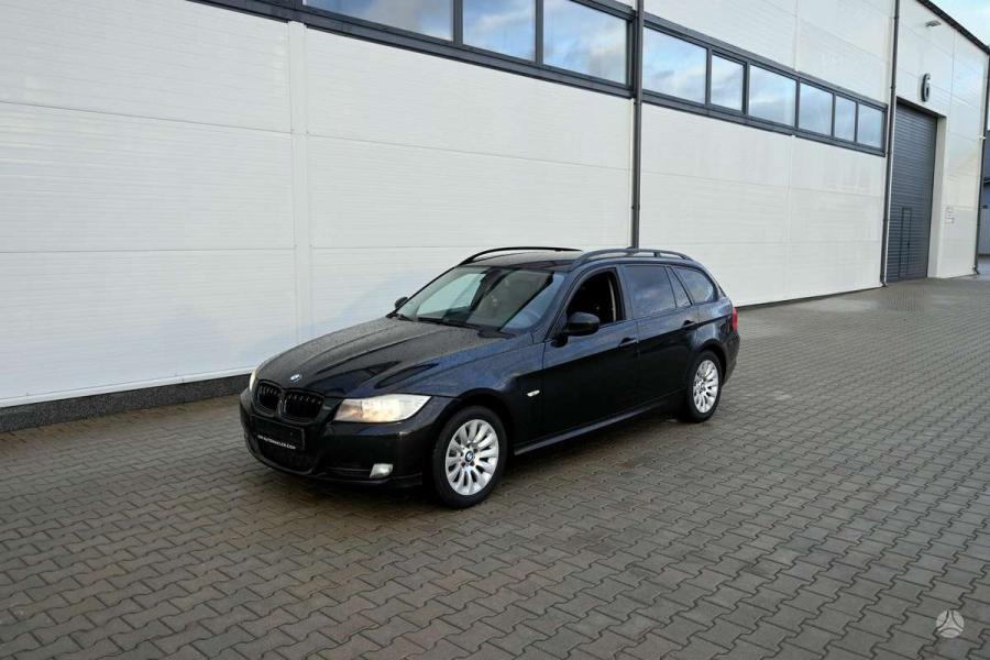 Black BMW 320 2009 in Kretinga, with an engine capacity of 2.00 L and mileage of 297 thousand km for 5349 €, photo 12 on AUTOMOTO.COM.LV