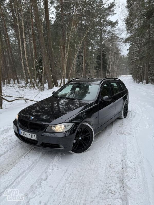 Melns BMW 320 2009 Klaipėda, ar dzinēja tilpumu 2.00 L un nobraukumu 305 tūkst. km par 3500 €, foto 1 vietnē AUTOMOTO.COM.LV