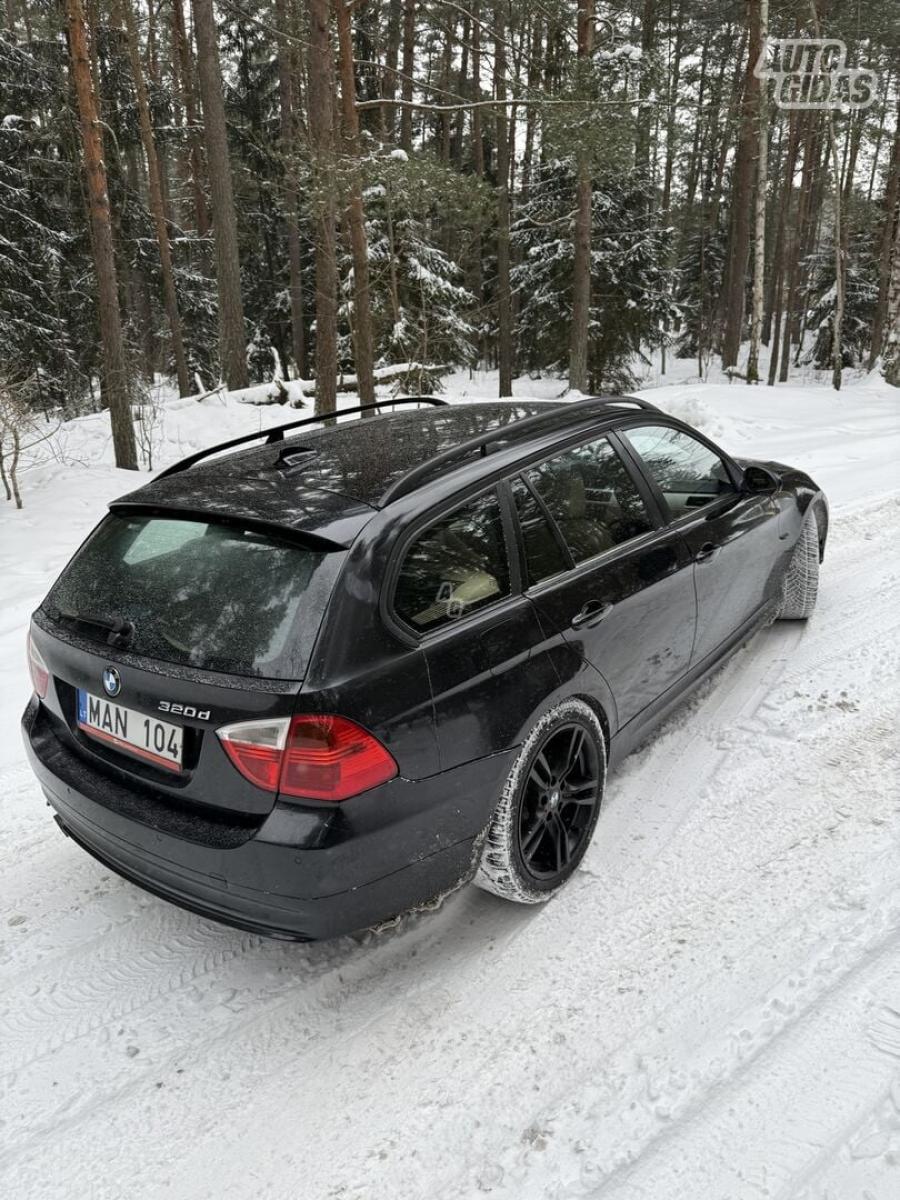 Black BMW 320 2009 in Klaipeda, with an engine capacity of 2.00 L and mileage of 305 thousand km for 3500 €, photo 4 on AUTOMOTO.COM.LV