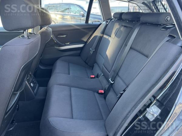 Melns BMW 320 2009 Rīga, ar dzinēja tilpumu 2.00 L un nobraukumu 284 tūkst. km par 5100 €, foto 9 vietnē AUTOMOTO.COM.LV