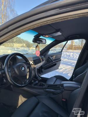 Black BMW 320 2009 in Jonava, with an engine capacity of 2.00 L and mileage of 279 thousand km for 3750 €, photo 8 on AUTOMOTO.COM.LV