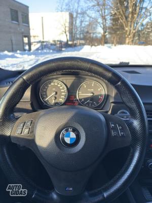 Black BMW 320 2009 in Jonava, with an engine capacity of 2.00 L and mileage of 279 thousand km for 3750 €, photo 10 on AUTOMOTO.COM.LV