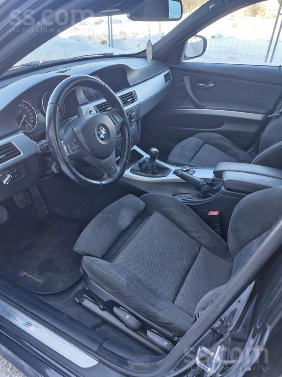 Melns BMW 320 2009 Bauska, ar dzinēja tilpumu 2.00 L un nobraukumu 340 tūkst. km par 6850 €, foto 10 vietnē AUTOMOTO.COM.LV