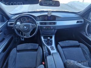 Melns BMW 320 2009 Bauska, ar dzinēja tilpumu 2.00 L un nobraukumu 340 tūkst. km par 6850 €, foto 14 vietnē AUTOMOTO.COM.LV