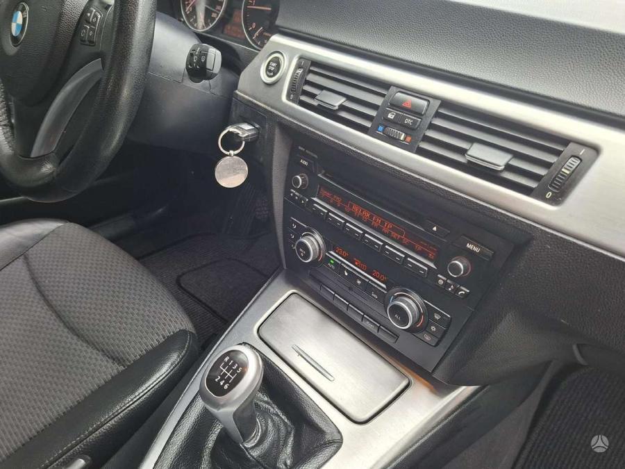 Black BMW 320 2009 in Silute, with an engine capacity of 2.00 L and mileage of 331 thousand km for 3500 €, photo 20 on AUTOMOTO.COM.LV