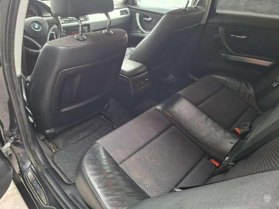 Black BMW 320 2009 in Silute, with an engine capacity of 2.00 L and mileage of 331 thousand km for 3500 €, photo 25 on AUTOMOTO.COM.LV