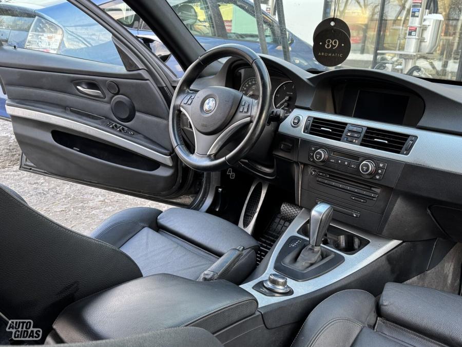 Melns BMW 320 2009 Alīta, ar dzinēja tilpumu 2.00 L un nobraukumu 291 tūkst. km par 5050 €, foto 12 vietnē AUTOMOTO.COM.LV