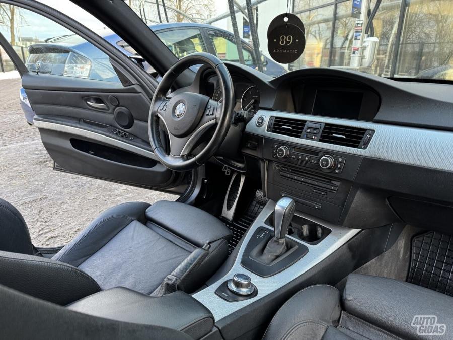 Melns BMW 320 2009 Alīta, ar dzinēja tilpumu 2.00 L un nobraukumu 291 tūkst. km par 5050 €, foto 15 vietnē AUTOMOTO.COM.LV
