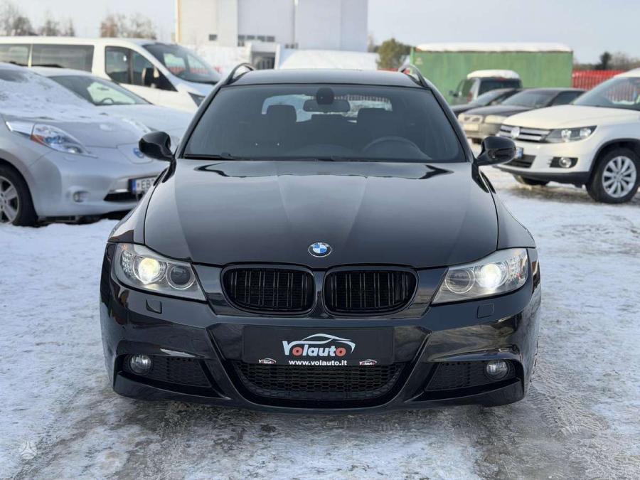 Melns BMW 320 2009 Viļņa, ar dzinēja tilpumu 2.00 L un nobraukumu 297 tūkst. km par 5700 €, foto 2 vietnē AUTOMOTO.COM.LV