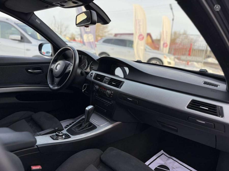Melns BMW 320 2009 Viļņa, ar dzinēja tilpumu 2.00 L un nobraukumu 297 tūkst. km par 5700 €, foto 11 vietnē AUTOMOTO.COM.LV