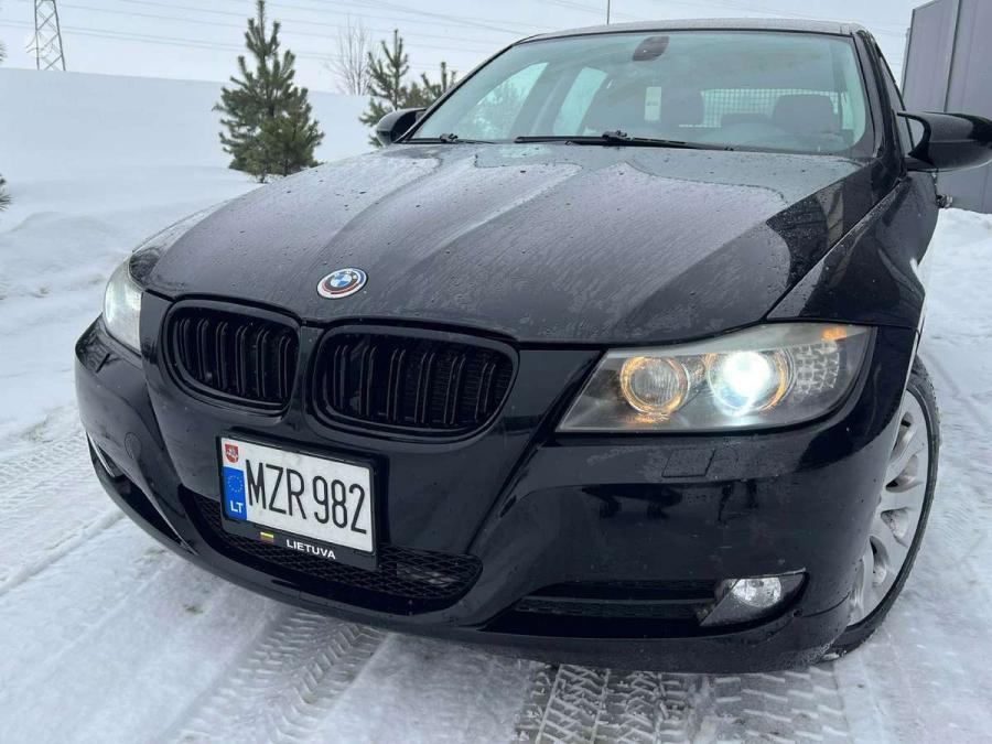 Black BMW 320 2009 in Kaunas, with an engine capacity of 0.00 L and mileage of 336 thousand km for 3550 €, photo 3 on AUTOMOTO.COM.LV