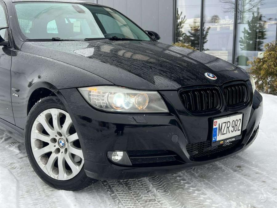Black BMW 320 2009 in Kaunas, with an engine capacity of 0.00 L and mileage of 336 thousand km for 3550 €, photo 6 on AUTOMOTO.COM.LV
