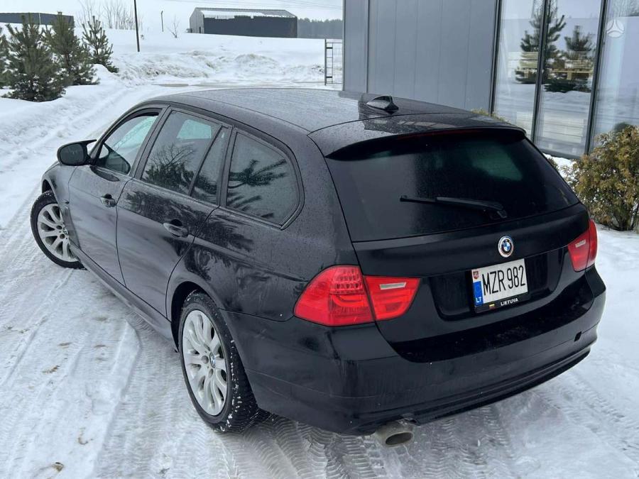Black BMW 320 2009 in Kaunas, with an engine capacity of 0.00 L and mileage of 336 thousand km for 3550 €, photo 10 on AUTOMOTO.COM.LV