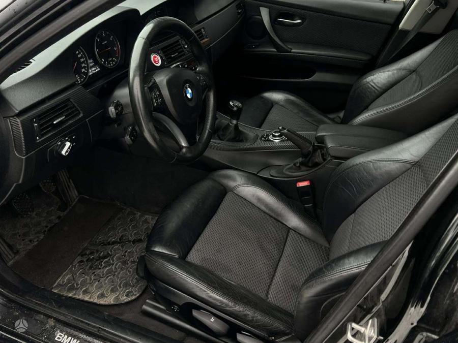 Black BMW 320 2009 in Kaunas, with an engine capacity of 0.00 L and mileage of 336 thousand km for 3550 €, photo 15 on AUTOMOTO.COM.LV