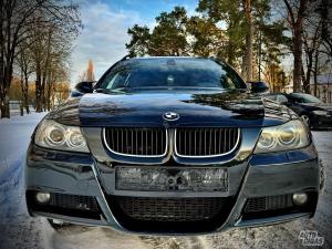 Black BMW 320 2009 in Alytus, with an engine capacity of 2.00 L and mileage of 291 thousand km for 4950 €, photo 9 on AUTOMOTO.COM.LV