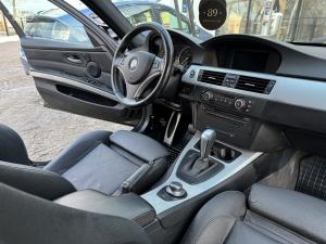 Melns BMW 320 2009 Alīta, ar dzinēja tilpumu 2.00 L un nobraukumu 301 tūkst. km par 4550 €, foto 27 vietnē AUTOMOTO.COM.LV