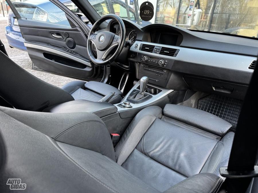 Melns BMW 320 2009 Alīta, ar dzinēja tilpumu 2.00 L un nobraukumu 301 tūkst. km par 4399 €, foto 19 vietnē AUTOMOTO.COM.LV