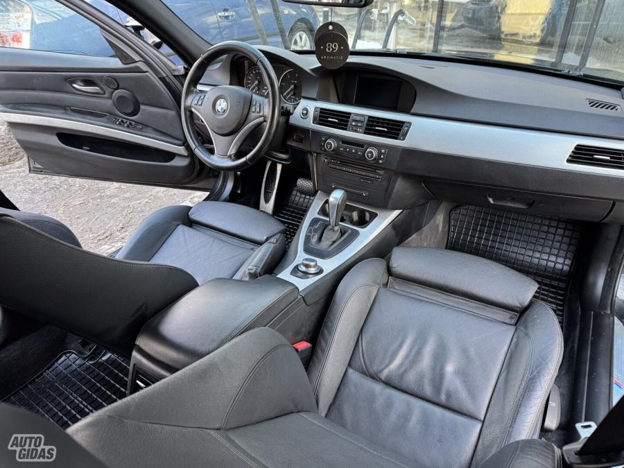 Melns BMW 320 2009 Alīta, ar dzinēja tilpumu 2.00 L un nobraukumu 301 tūkst. km par 4399 €, foto 21 vietnē AUTOMOTO.COM.LV