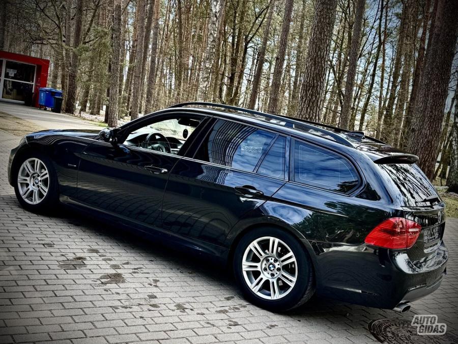Melns BMW 320 2009 Alīta, ar dzinēja tilpumu 2.00 L un nobraukumu 301 tūkst. km par 4399 €, foto 34 vietnē AUTOMOTO.COM.LV
