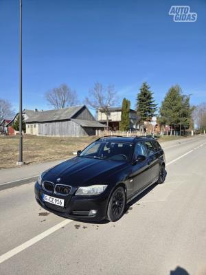 Black BMW 320 2009 in Plunge, with an engine capacity of 2.00 L and mileage of 363 thousand km for 3350 €, photo 3 on AUTOMOTO.COM.LV