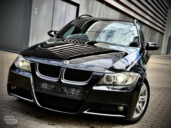 Black BMW 320 2009 in Alytus, with an engine capacity of 2.00 L and mileage of 301 thousand km for 3999 €, photo 3 on AUTOMOTO.COM.LV