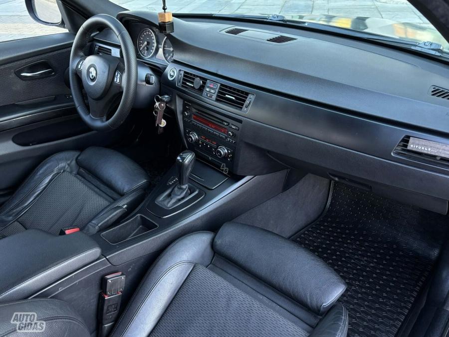 Melns BMW 320 2009 Kauņa, ar dzinēja tilpumu 2.00 L un nobraukumu 405 tūkst. km par 4650 €, foto 9 vietnē AUTOMOTO.COM.LV