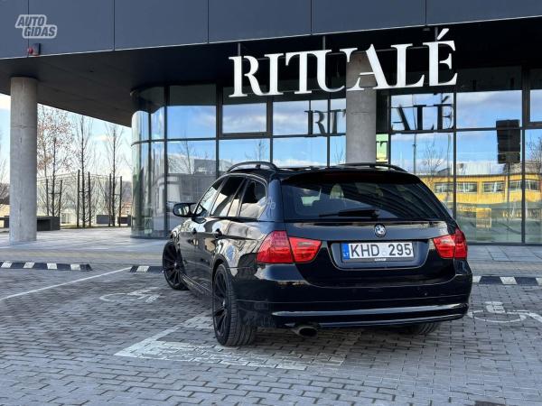 Black BMW 320 2009 in Kaunas, with an engine capacity of 2.00 L and mileage of 304 thousand km for 4350 €, photo 4 on AUTOMOTO.COM.LV