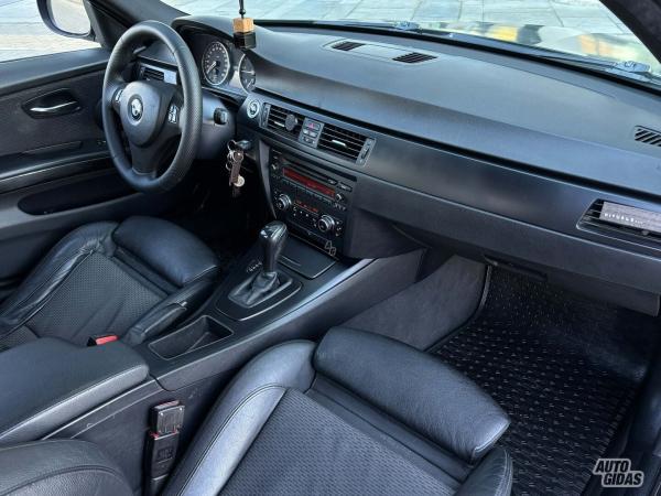 Black BMW 320 2009 in Kaunas, with an engine capacity of 2.00 L and mileage of 304 thousand km for 4350 €, photo 9 on AUTOMOTO.COM.LV
