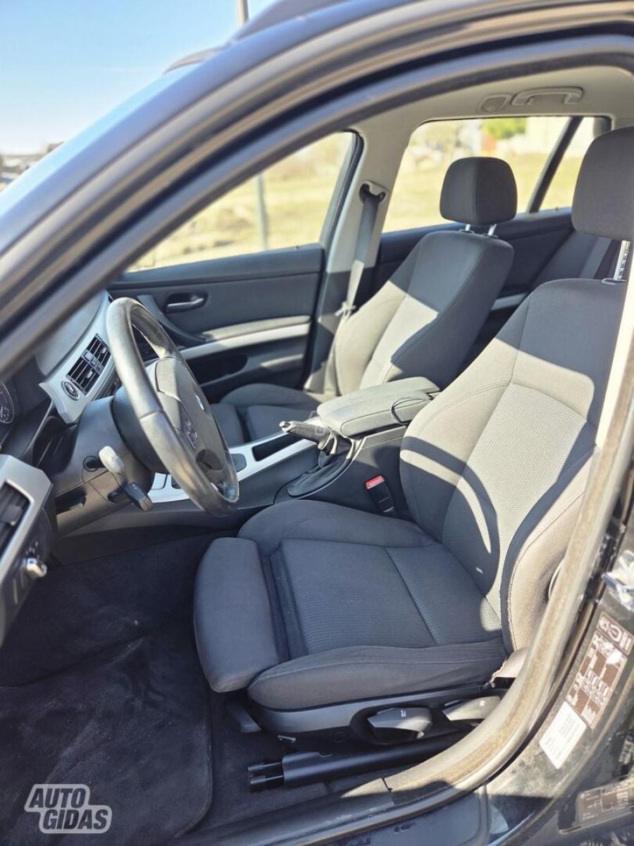 Melns BMW 320 2009 Plungė, ar dzinēja tilpumu 2.00 L un nobraukumu 365 tūkst. km par 3200 €, foto 13 vietnē AUTOMOTO.COM.LV