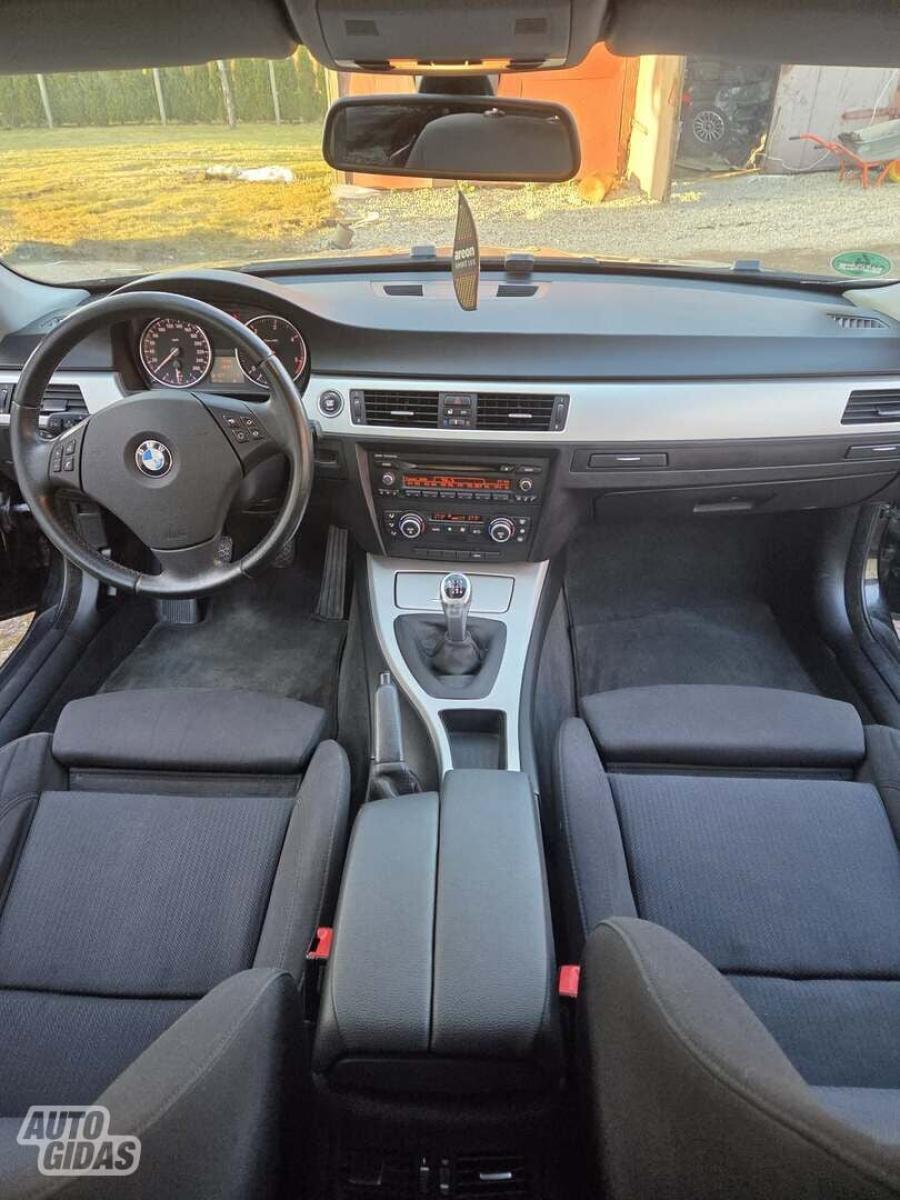 Melns BMW 320 2009 Plungė, ar dzinēja tilpumu 2.00 L un nobraukumu 365 tūkst. km par 3200 €, foto 14 vietnē AUTOMOTO.COM.LV