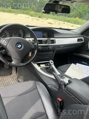 Black BMW 320 2009 in Riga, with an engine capacity of 2.00 L and mileage of 365 thousand km for 6000 €, photo 9 on AUTOMOTO.COM.LV