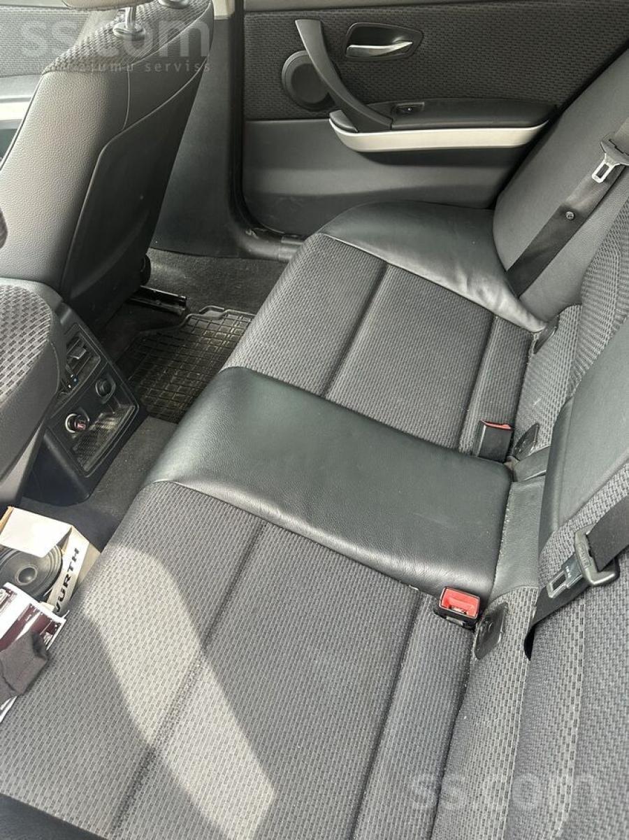 Black BMW 320 2009 in Riga, with an engine capacity of 2.00 L and mileage of 365 thousand km for 6000 €, photo 10 on AUTOMOTO.COM.LV