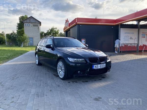Black BMW 320 2009 in Riga, with an engine capacity of 2.00 L and mileage of 382 thousand km for 5300 €, photo 1 on AUTOMOTO.COM.LV