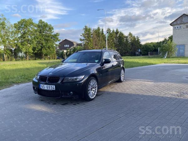 Black BMW 320 2009 in Riga, with an engine capacity of 2.00 L and mileage of 382 thousand km for 5300 €, photo 2 on AUTOMOTO.COM.LV