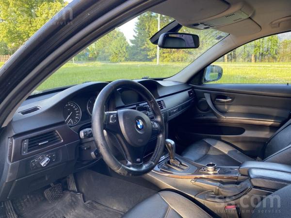Black BMW 320 2009 in Riga, with an engine capacity of 2.00 L and mileage of 382 thousand km for 5300 €, photo 7 on AUTOMOTO.COM.LV