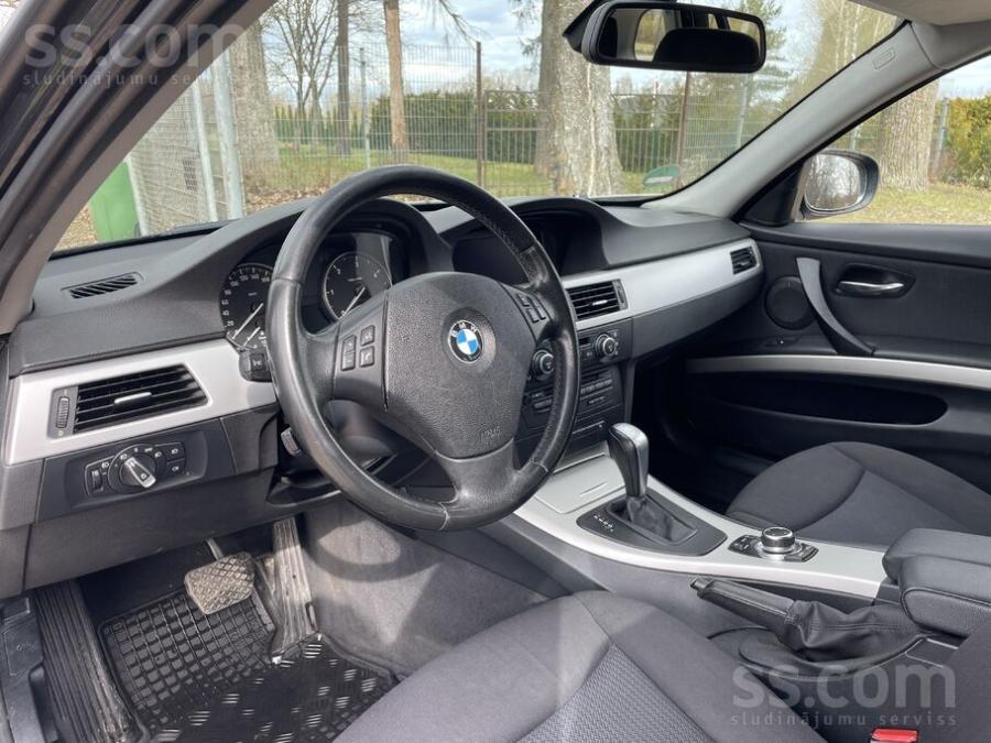 Black BMW 320 2009 in Riga, with an engine capacity of 2.00 L and mileage of 285 thousand km for 4850 €, photo 10 on AUTOMOTO.COM.LV