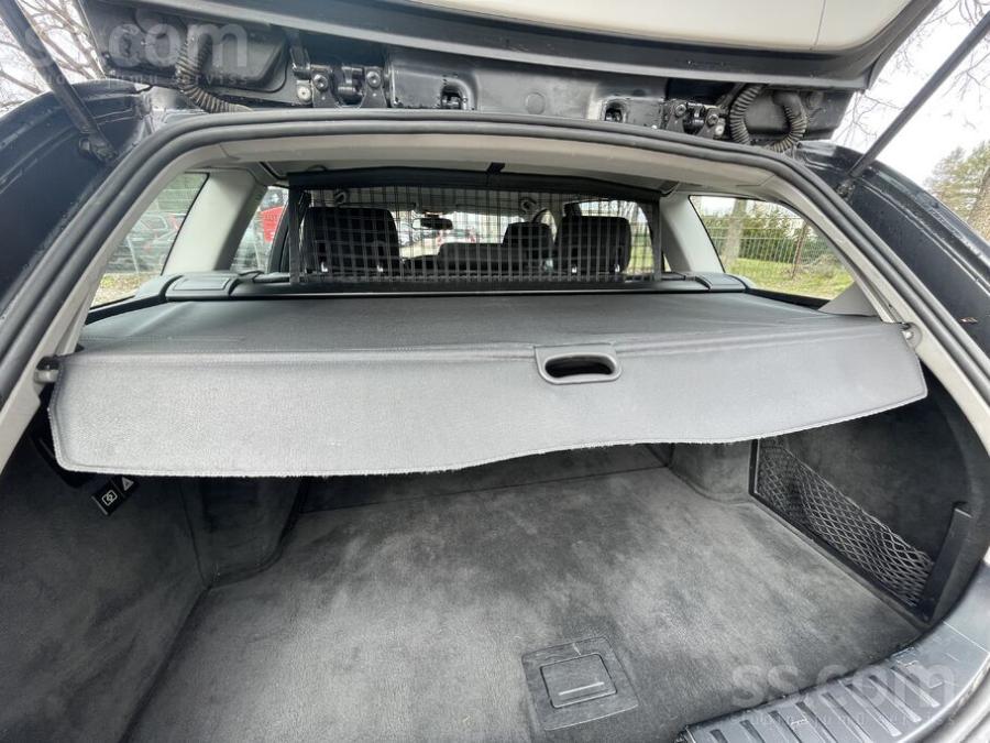 Black BMW 320 2009 in Riga, with an engine capacity of 2.00 L and mileage of 285 thousand km for 4850 €, photo 15 on AUTOMOTO.COM.LV