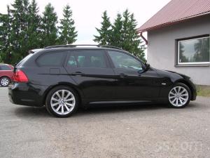 Black BMW 320 2009 in Riga, with an engine capacity of 2.00 L and mileage of 0 thousand km for 5950 €, photo 4 on AUTOMOTO.COM.LV